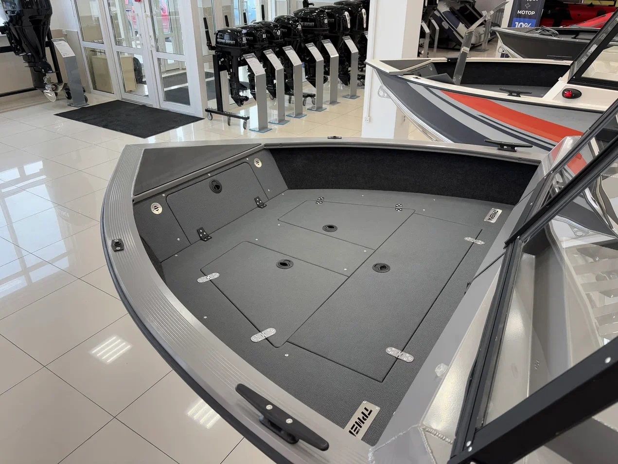 Моторная лодка, ТРИЕРА 460 FISH, серый с Suzuki DF50ATL Код товара ...